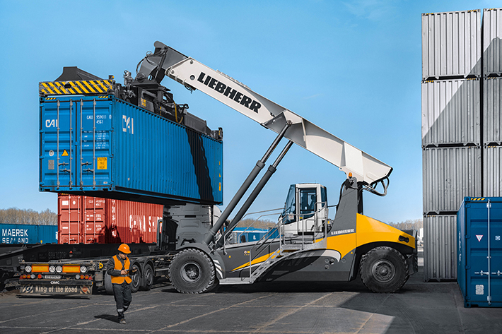 Liebherr Reachstacker für Freight Village Kaluga | Konstruktion und ...