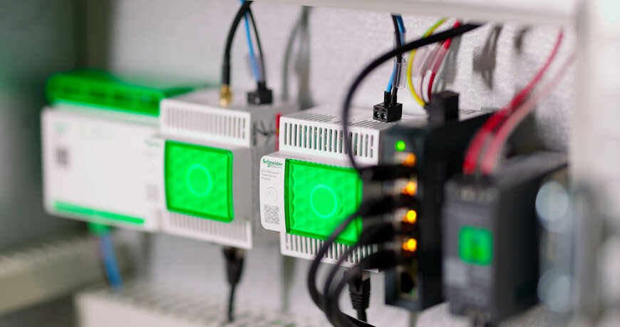 Energiemanagement im Schaltschrank mit dem EcoStruxure Panel Server von ...